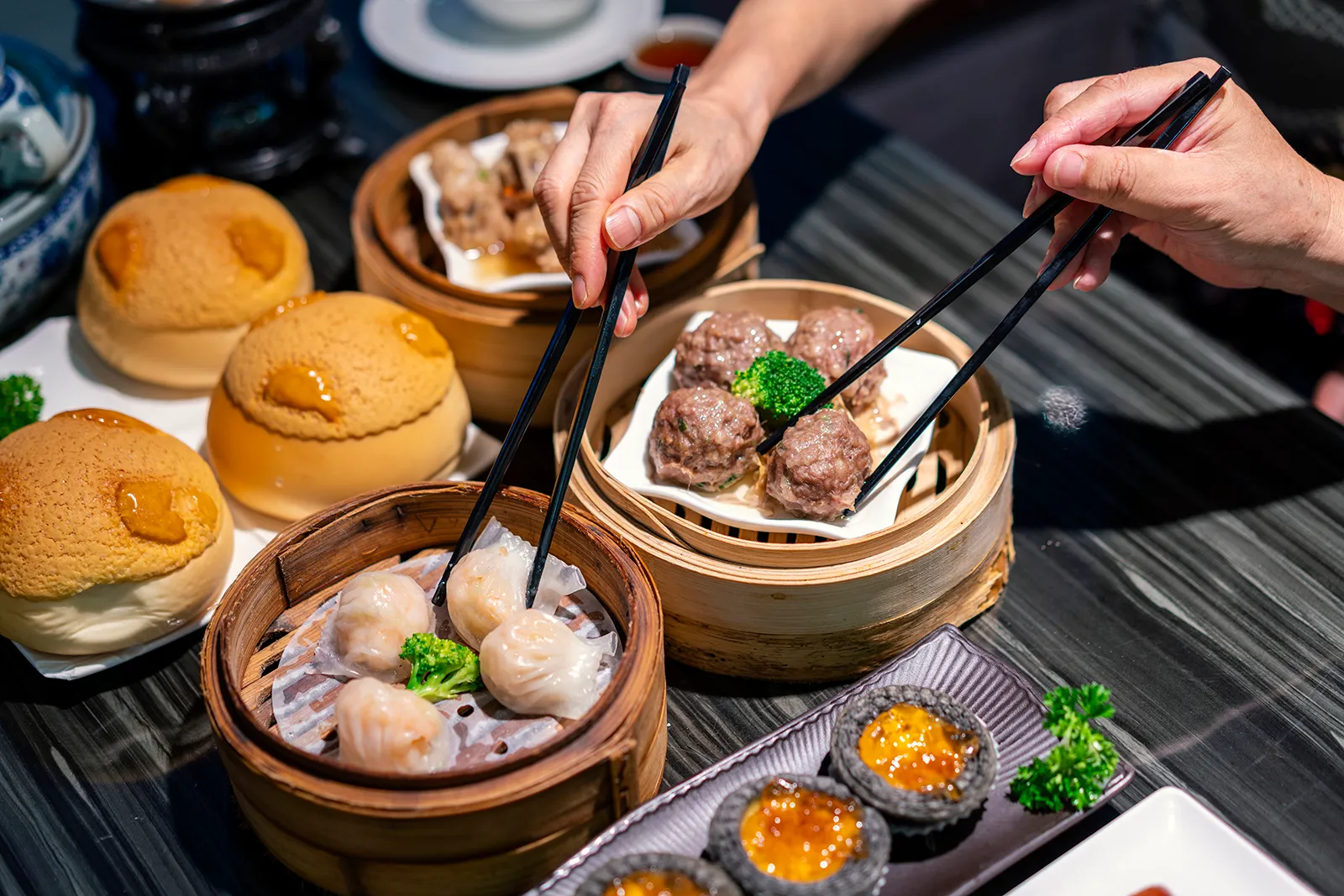 Private Night Tour: Beijing Illuminated with Dim Sum Dinner - Discover ...