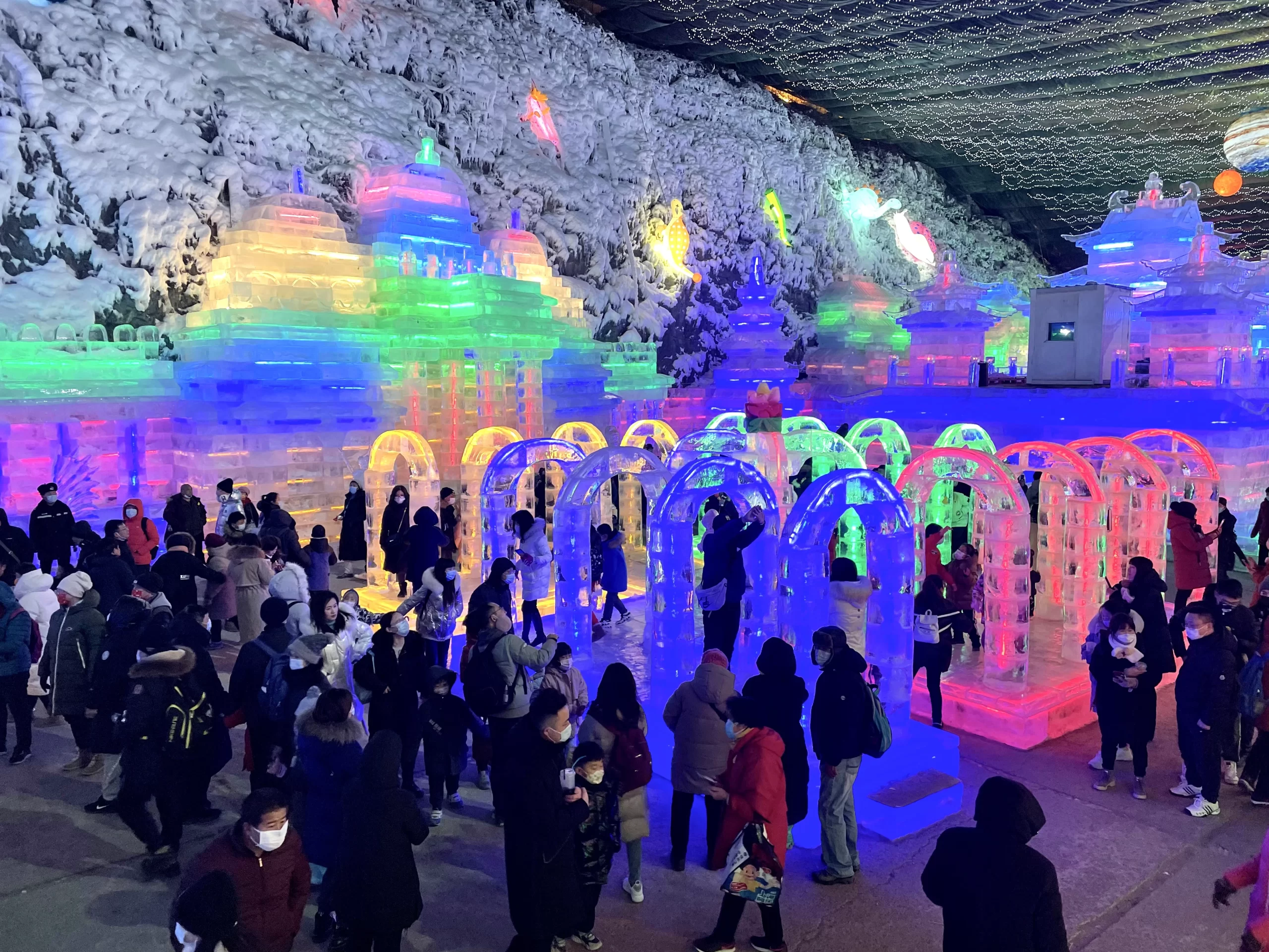 Private Evening Tour to Longqingxia Gorge Ice Lantern Festival with ...